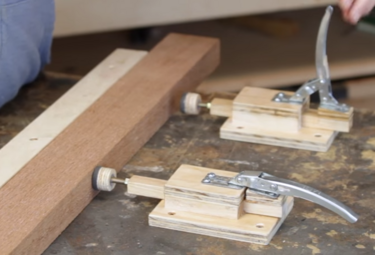 Circuit Board Ejector Mechanism - Mindworks