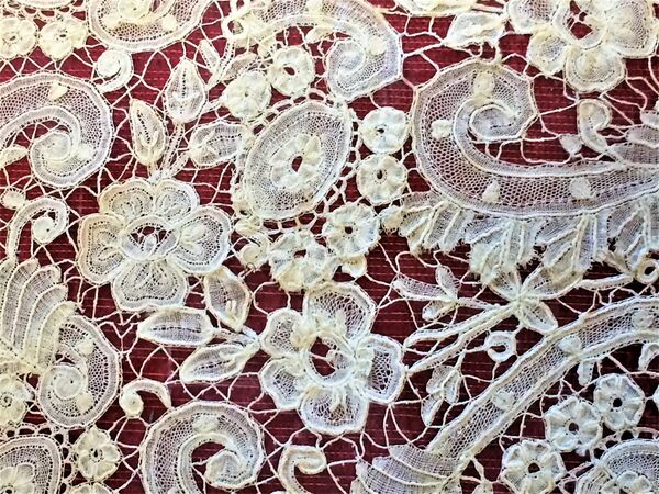 Dentelle de Bruges – Rose-Biblio